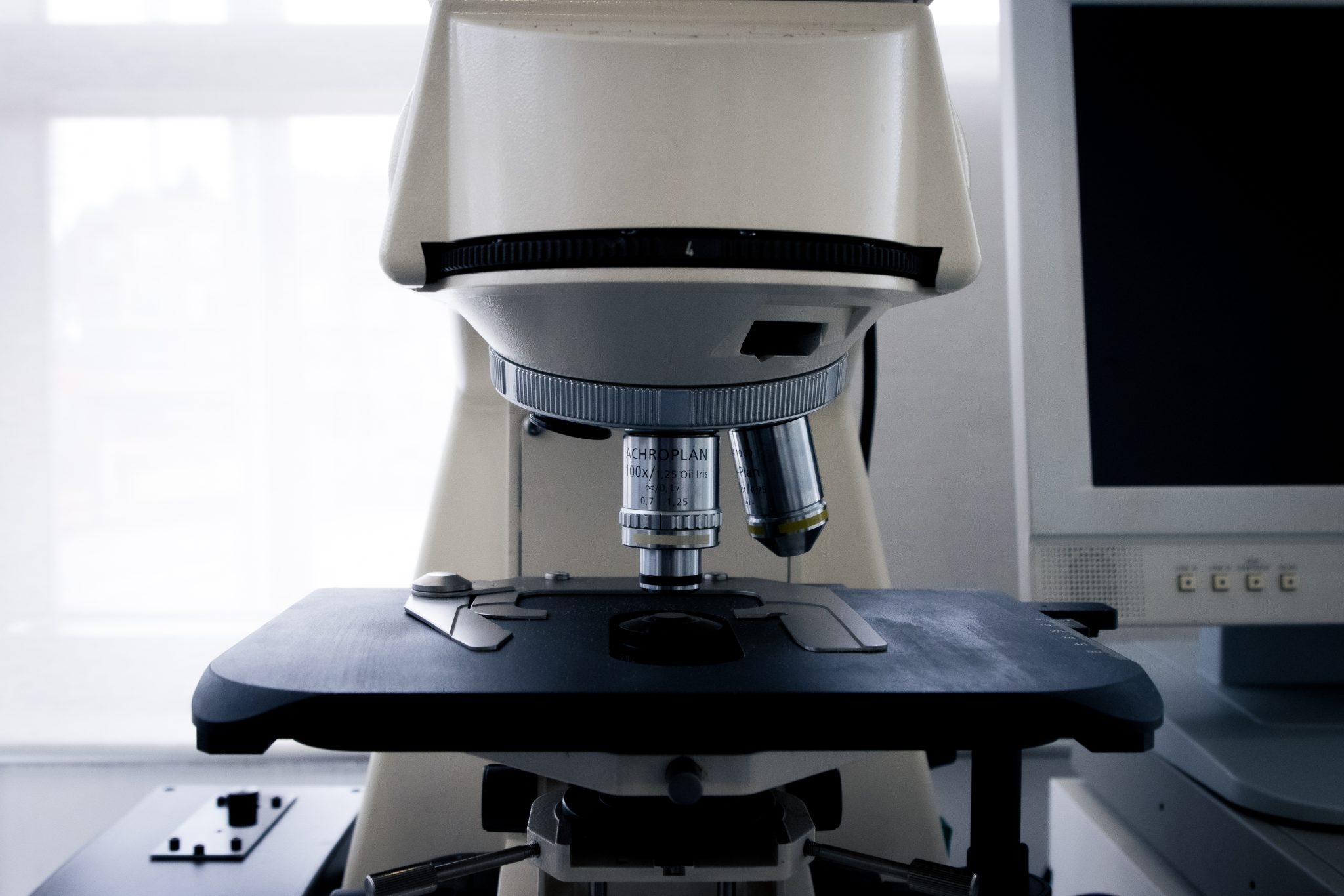 Microscopia de Campo Escuro: O Que Seu Sangue Pode Revelar Sobre Sua Saúde